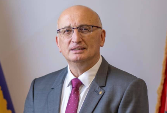 Armend Agolli kritikon Saranda Bogujevcin: Shije e çuditshme që ...